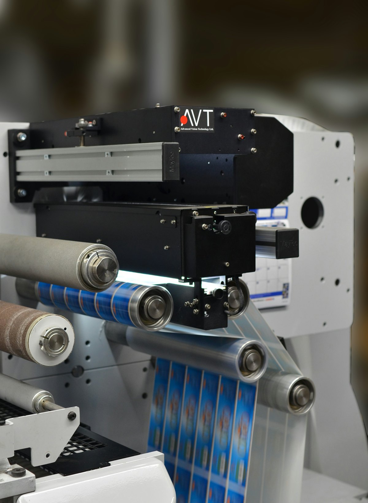 Advanced Vision Technology (AVT): Hologram inspection system for print ...