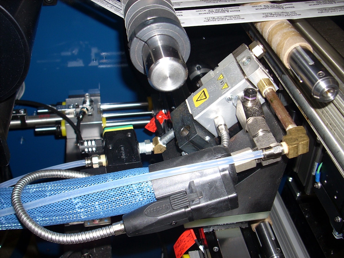 CTC Intl.: Programmable spray core glue system | Healthcare Packaging