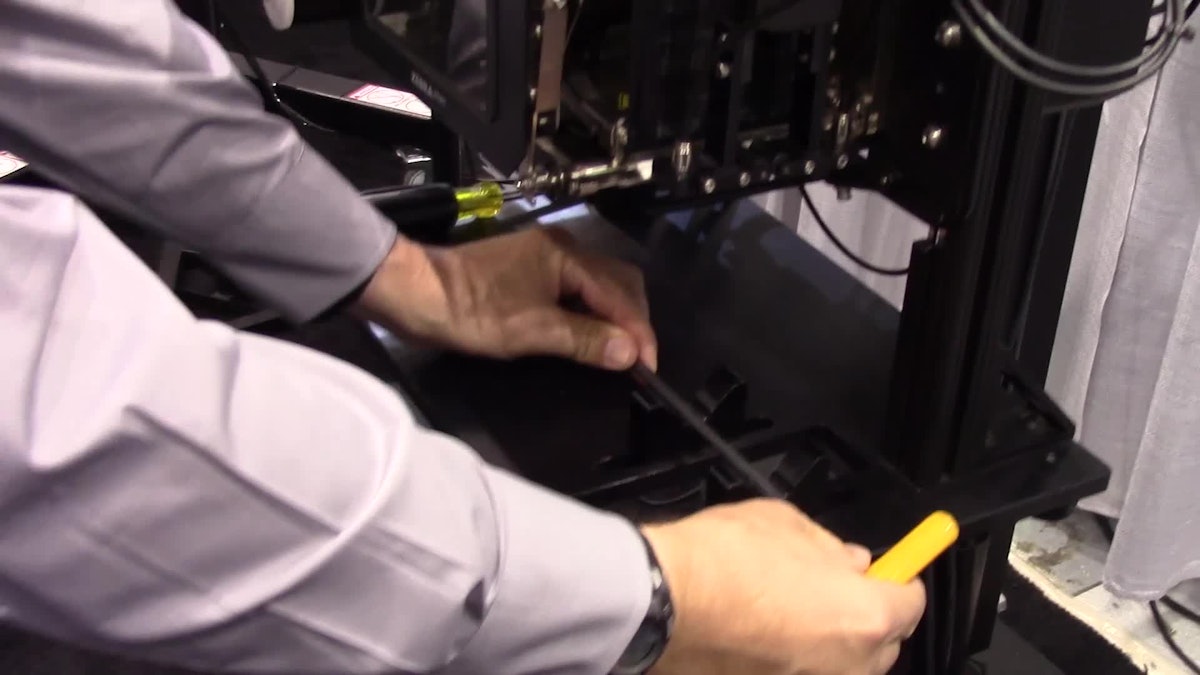 Flag labeler ideal for pharma | Healthcare Packaging