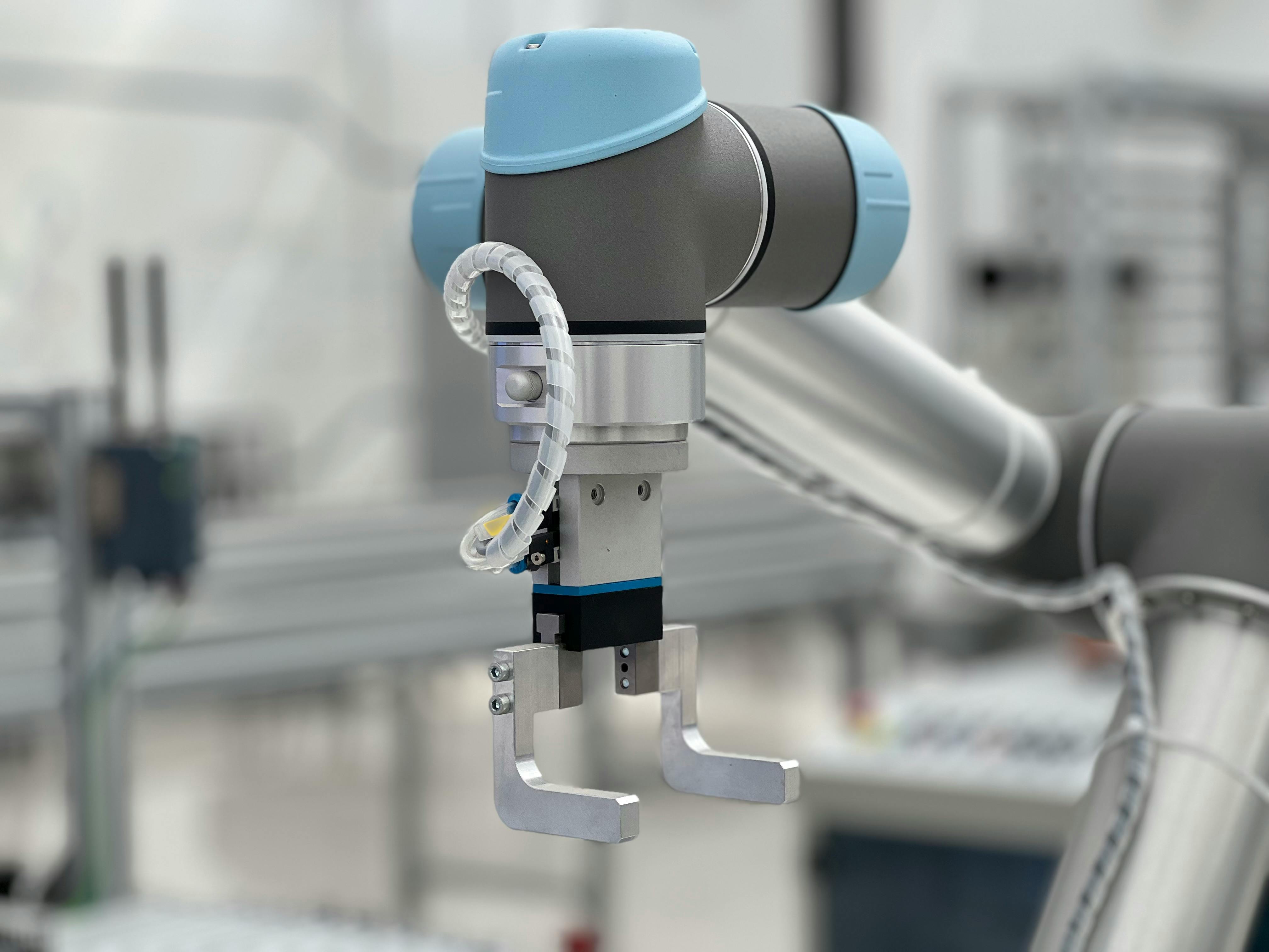Solving Inefficiencies After Serialization: How Cobots Are Rising to ...
